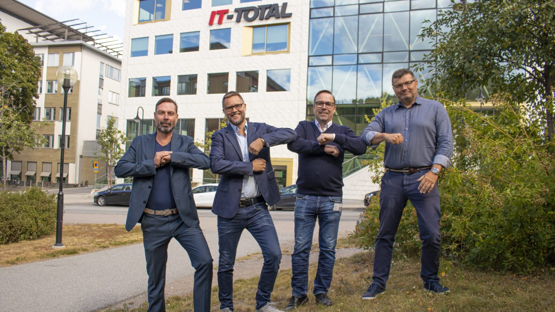 IT-Total går ihop med EnvokeIT - Aktuell Säkerhet